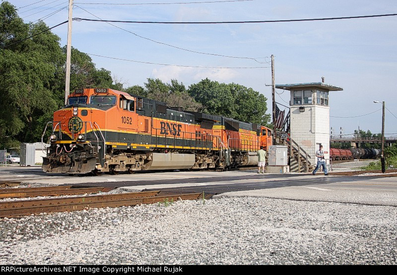 BNSF 1052